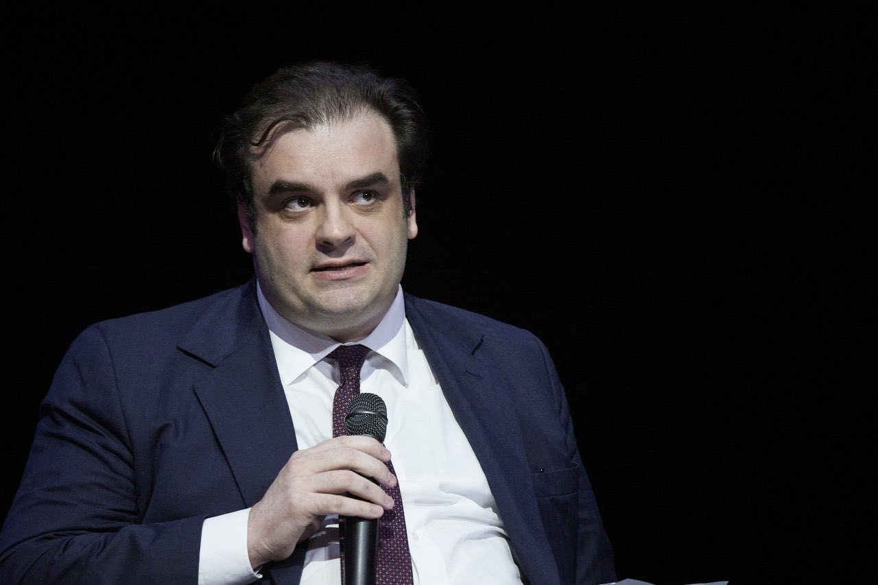 Ο Πιερρακάκης εξηγεί τι σημαίνουν τα νέα μέτρα για την οικονομία