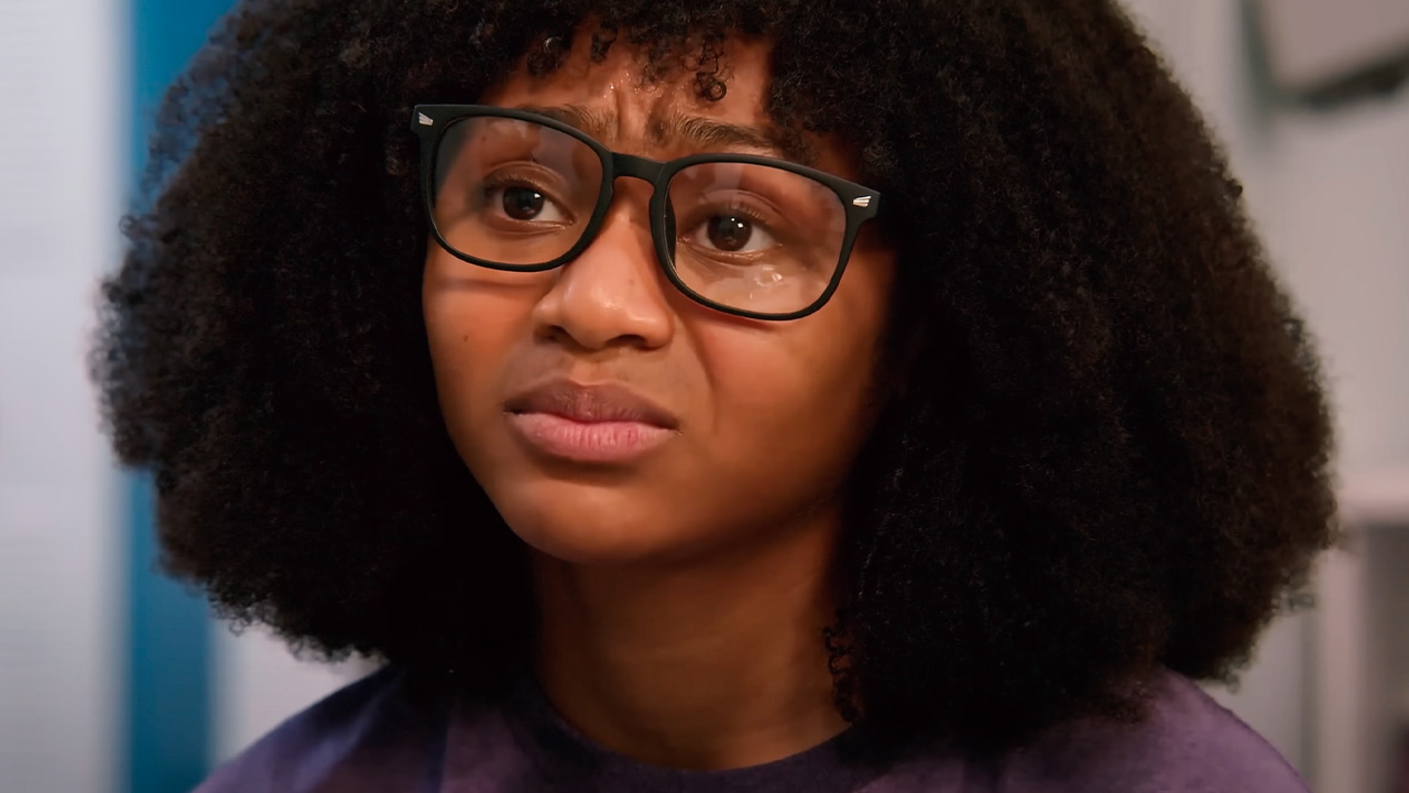 Girl bullied in school for her unibrows 😡