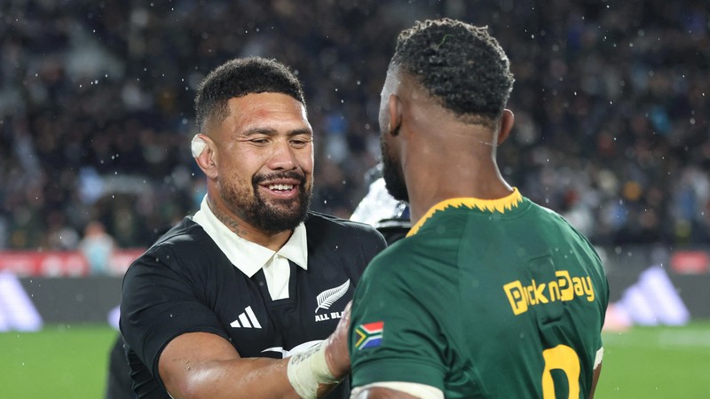 Pressure mounts on Scott Robertson as Ardie Savea considers quitting ...