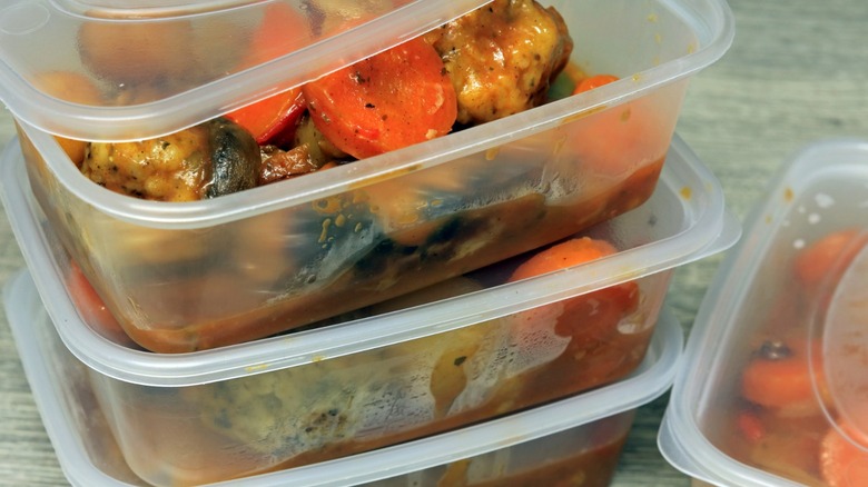 The Simple Kitchen Ingredient That Can Freshen Up Stained Plastic Food ...