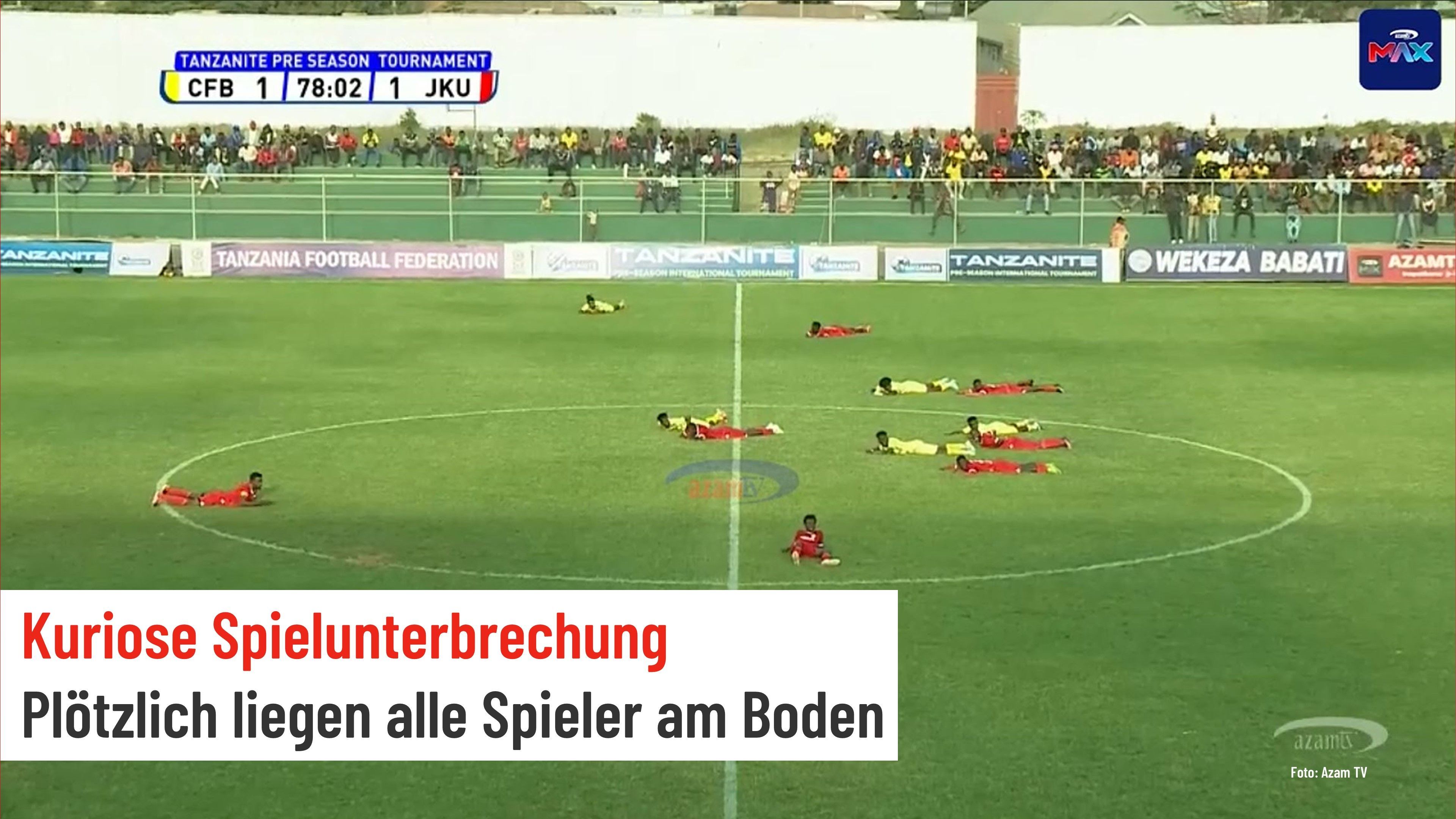 Alle auf dem Boden: Fußballspiel plötzlich unterbrochen