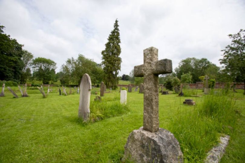 UK households warned over rise in 'grave robbing' as 'gruesome ...