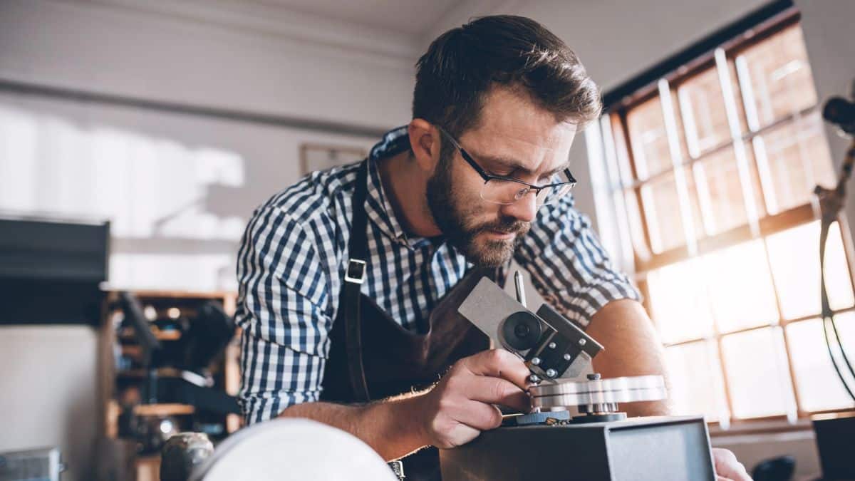 15 DIY Skills That Can Bring In Steady Monthly Cash