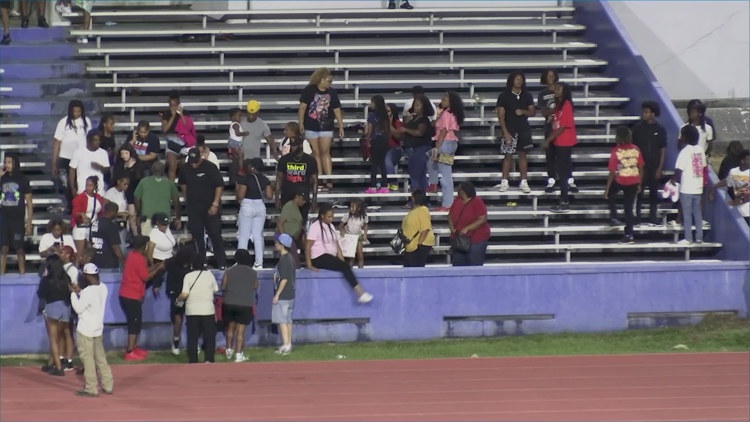 No shots fired after chaos at Houston high school football game, HISD says