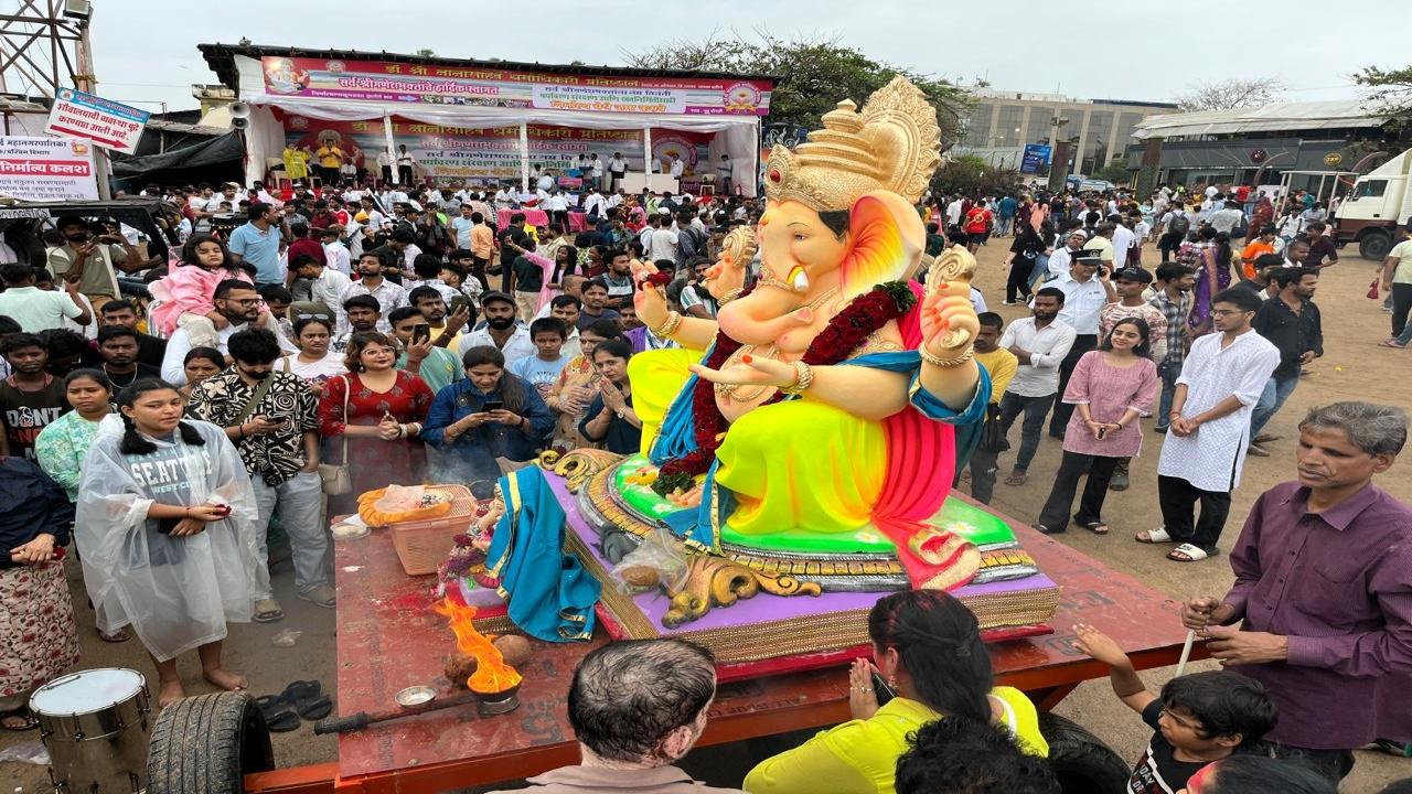 IN PHOTOS After spreading joy across Mumbai Bappa bids farewell to ...