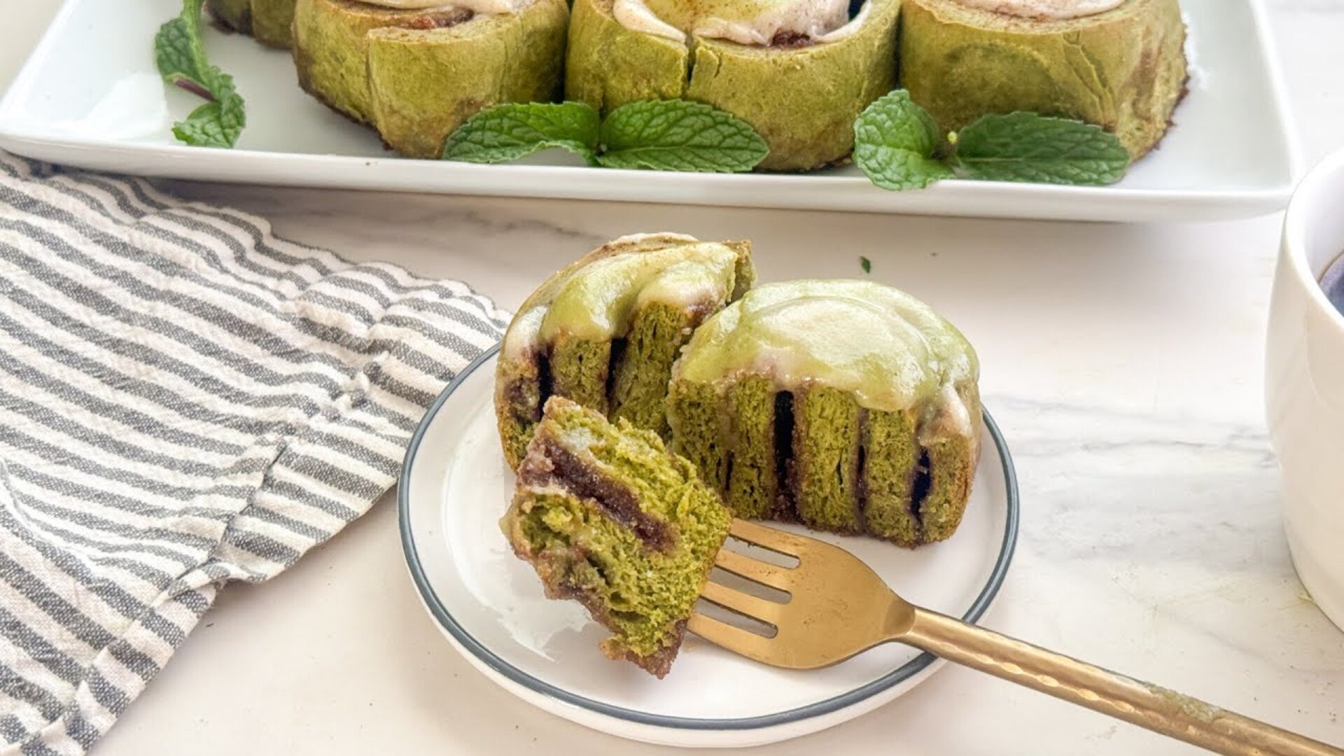 Matcha Cinnamon Rolls With Cream Cheese Frosting