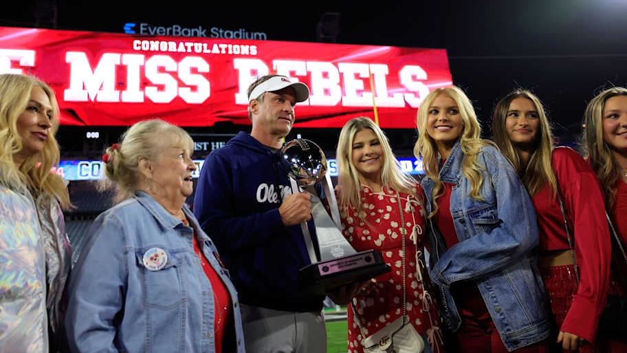 Lane Kiffin's daughter Landry flexes Ole Miss-colored crop top before ...