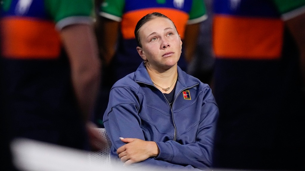 Watch: Amanda Anisimova, inconsolable, breaks down after US Open final ...