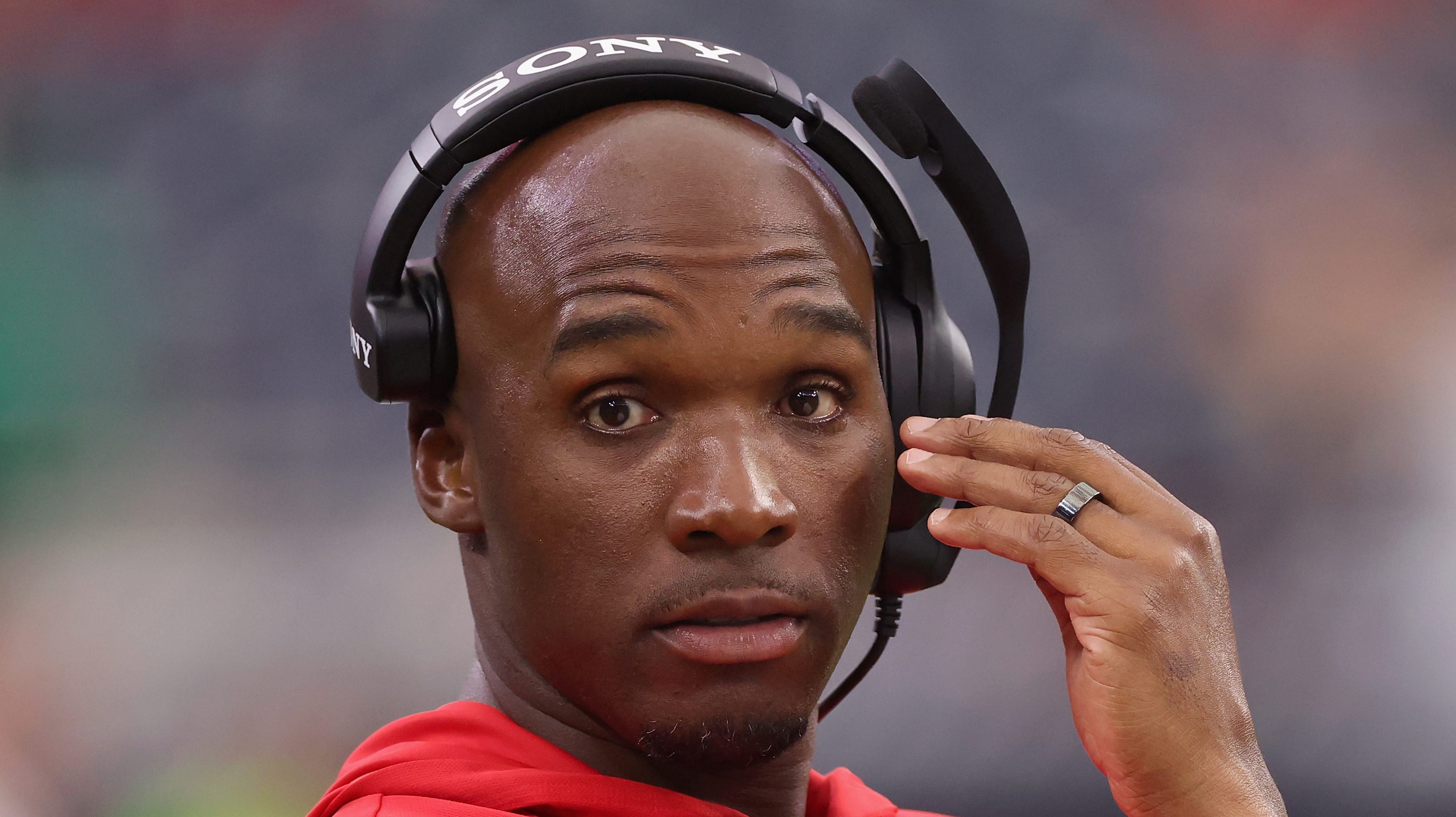 Texans’ Defense Faces Defining Test Against Rams