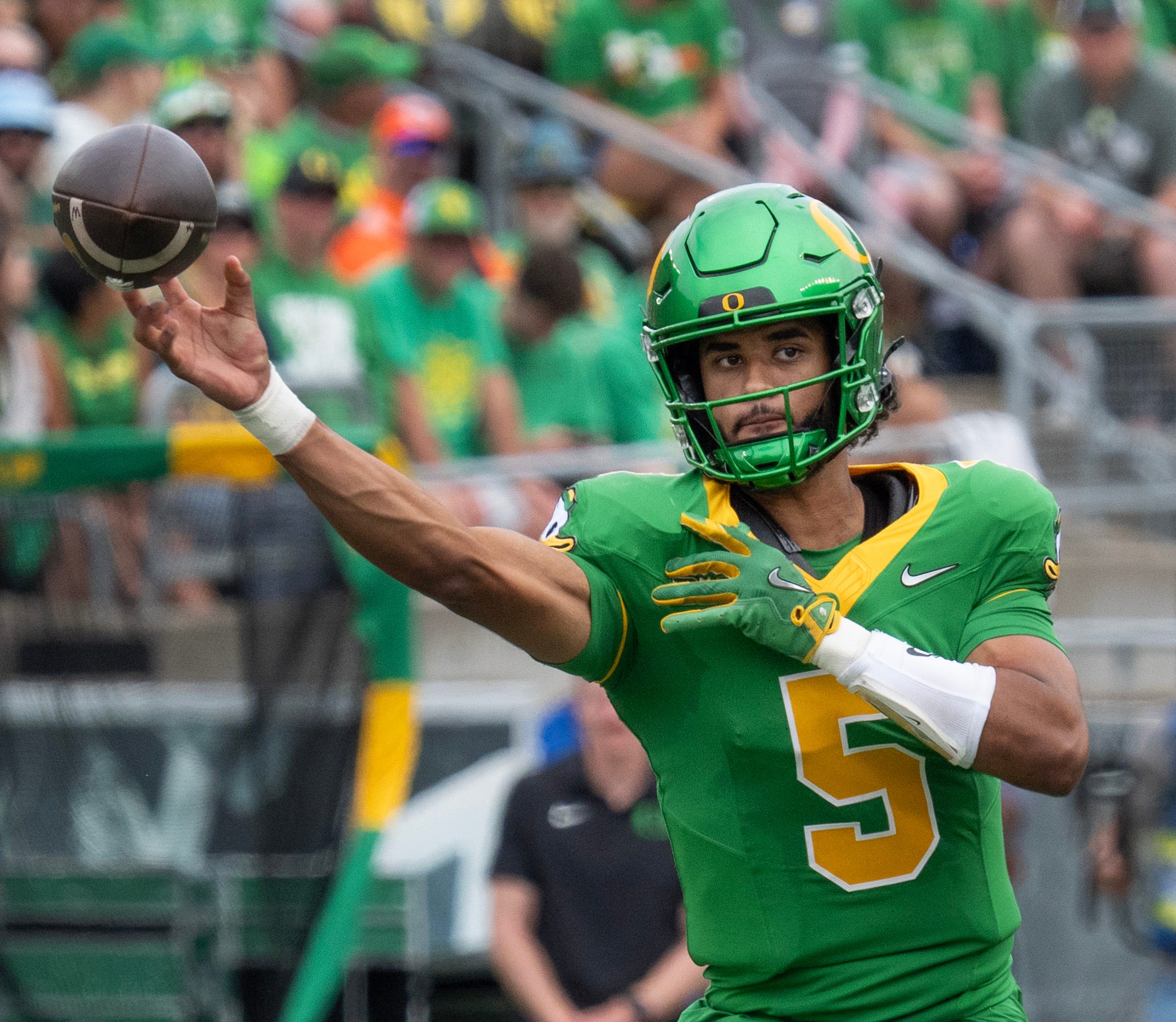 Where Oregon football landed in the Week 3 US LBM Coaches and AP polls