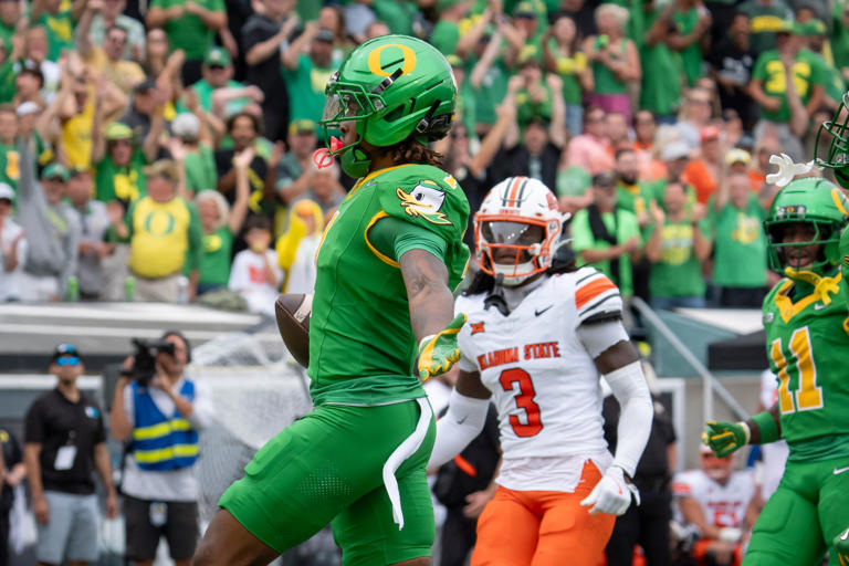 Oregon football vs. Oklahoma State highlights: Ducks roll Cowboys to ...