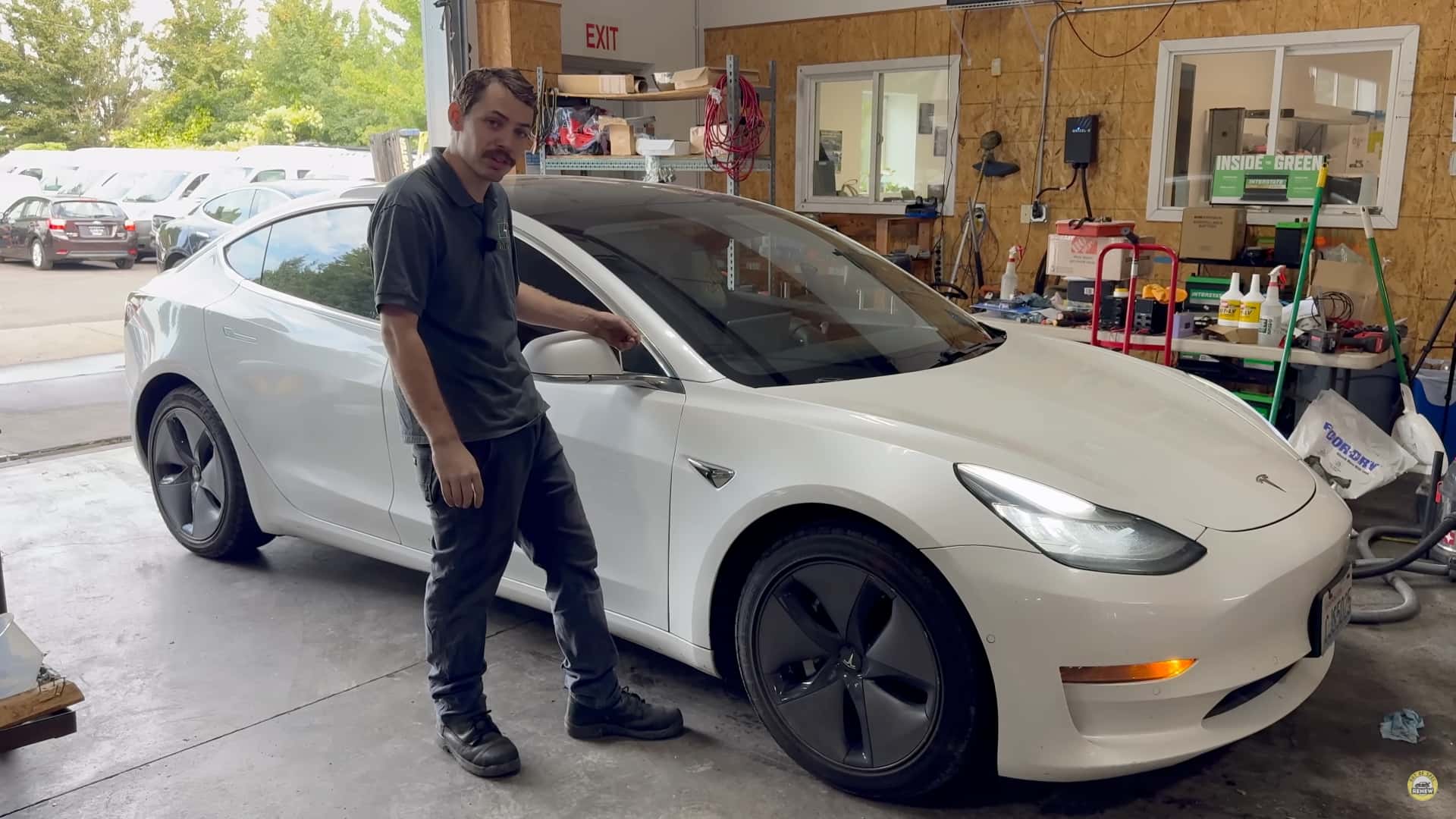 'Bit Of An Upgrade': This Tesla Had A Dead Battery. Then This Mechanic ...
