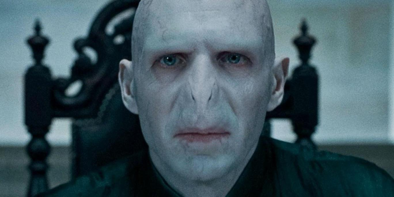 Gavin Newsom’s online trolling targets Stephen Miller with photo of ...