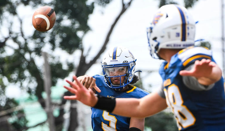 Salisbury football sends Wilson to 34th consecutive loss in sloppy slugfest