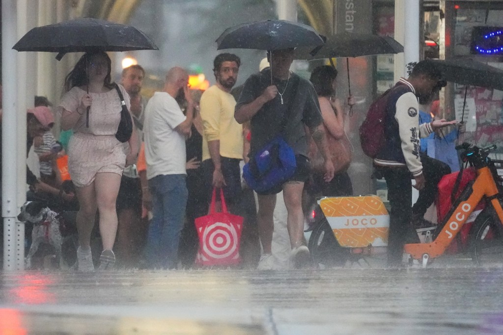 Rain rips through NYC, sends US Open spectators scurrying