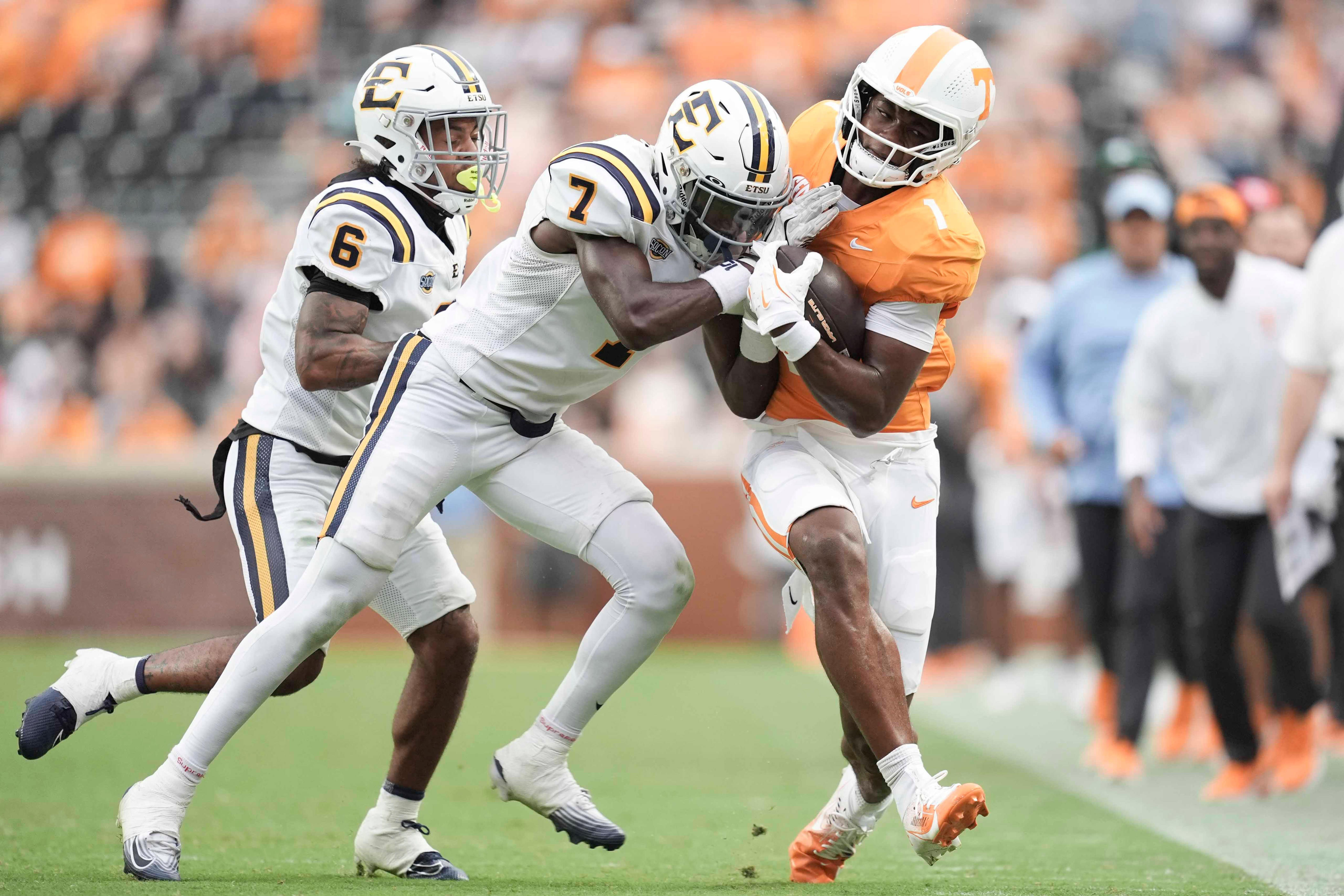 Tennessee football receiver Travis Smith doubtful on SEC injury report ...