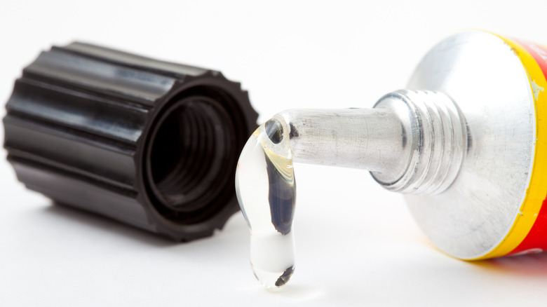 12 Super Glue Removal Hacks You Probably Haven't Thought Of Before