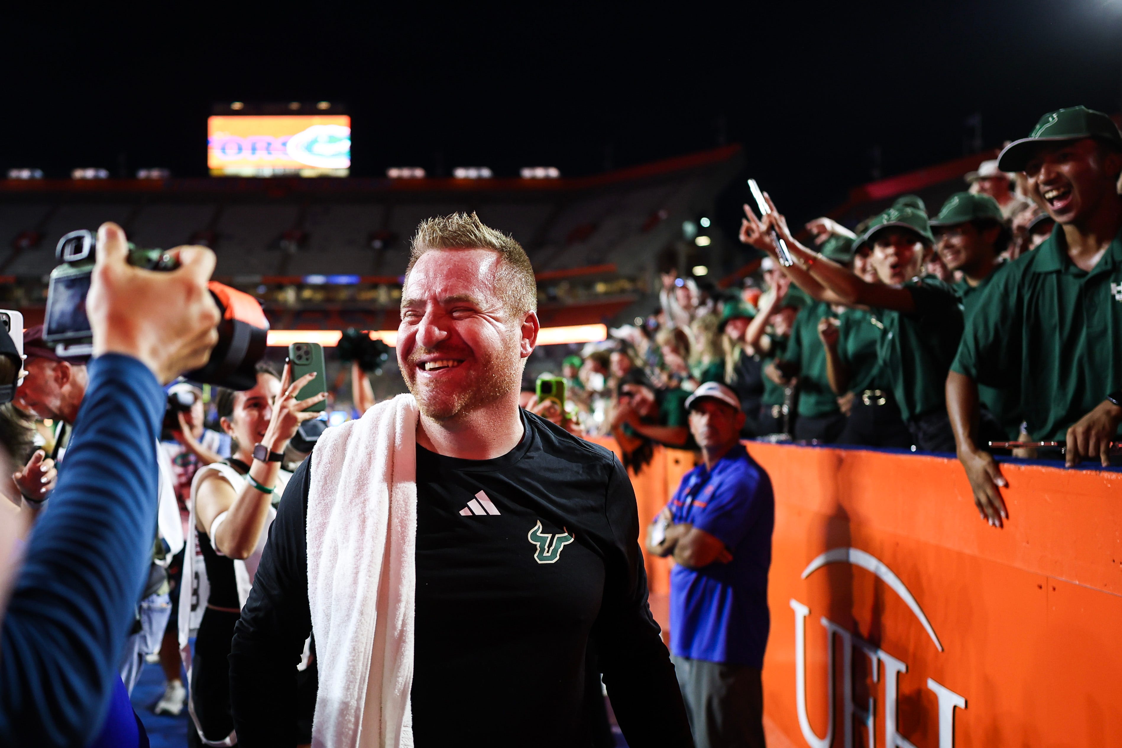 USF coach gave touching tribute to late basketball coach after Florida ...