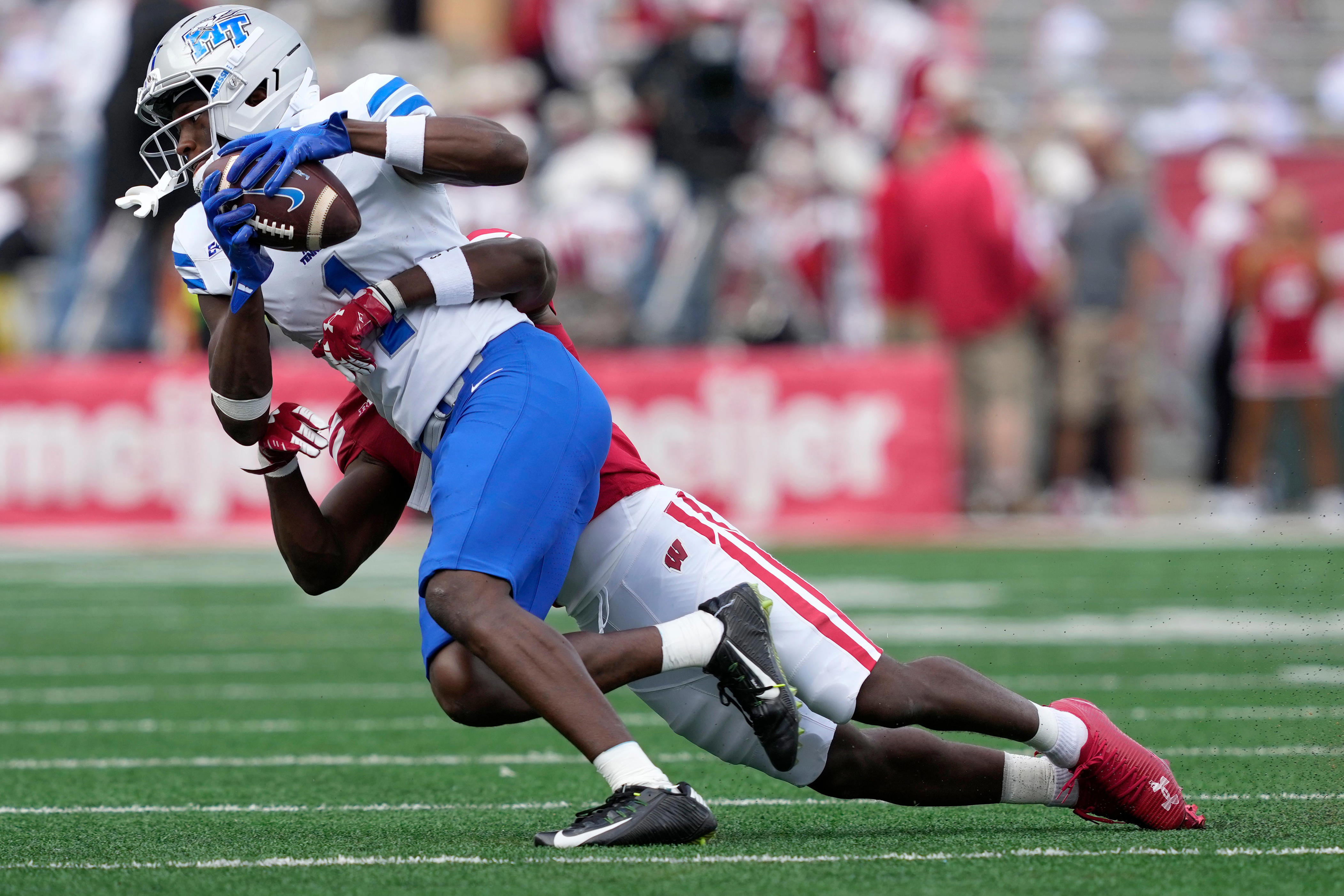 How MTSU football looked like a different team vs Wisconsin — at least ...
