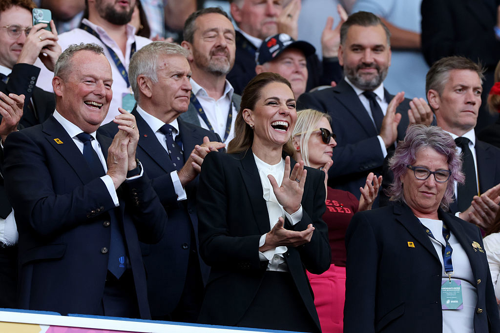 Kate Middleton cheers on England in Women's Rugby World Cup win over ...