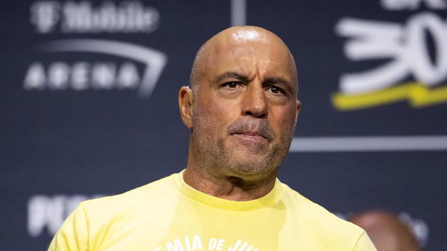 Joe Rogan Reveals The Mike Tyson vs Floyd Mayweather Angle No One’s ...