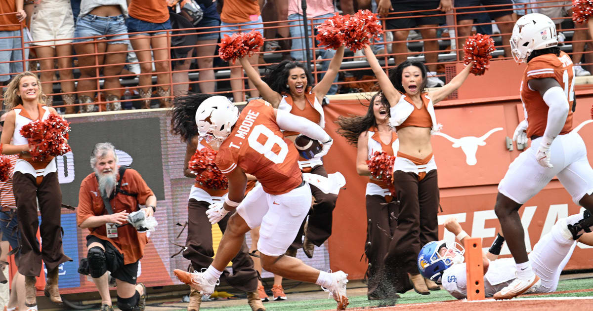 Complementary football in the first half helps Texas cruise past San ...