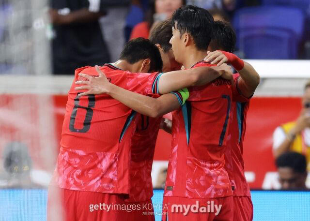 "SON 엘리트 스타임을 증명했다"...MLS 사무국, '1골 1도움' 미국 격파한 손흥민 극찬! MOM 선정