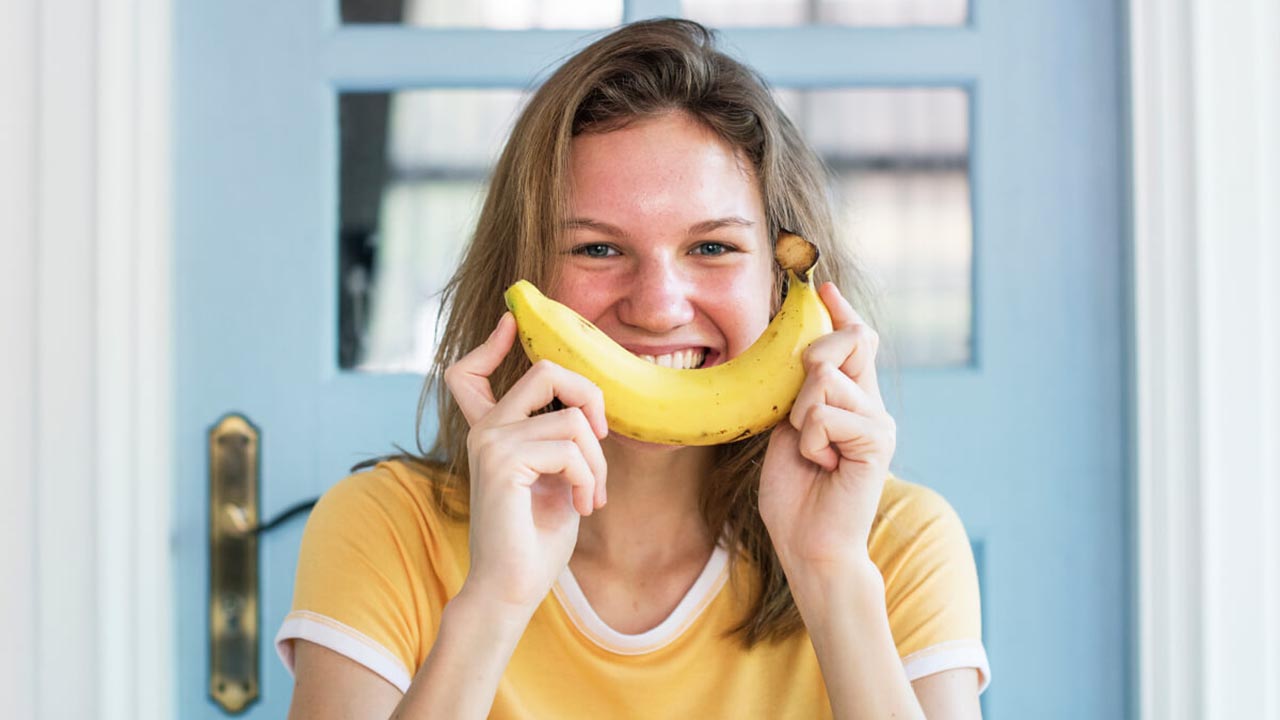 10 Mood-Boosting Foods Backed by Research