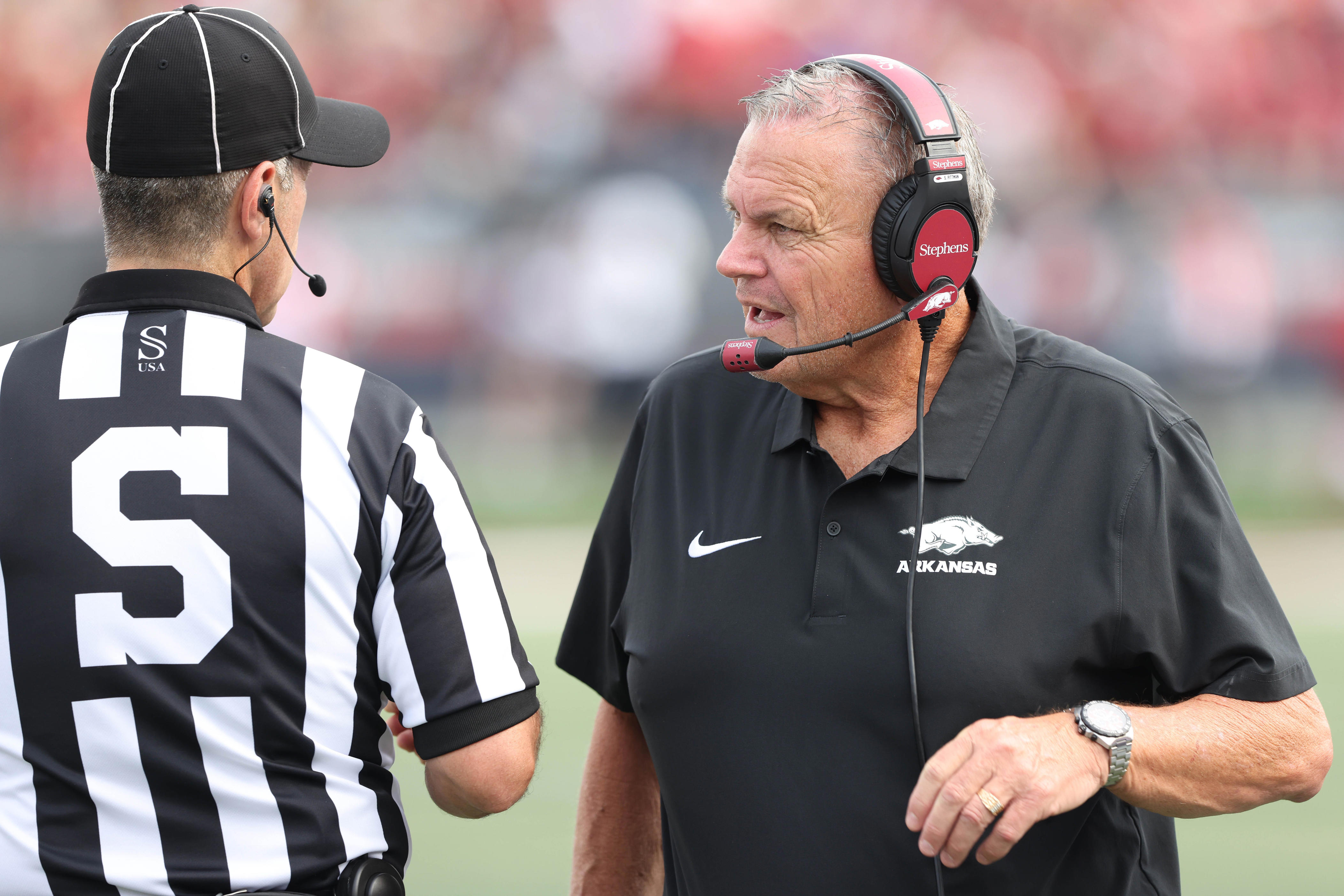 Arkansas football's top-ranked recruit in 2026 class backs off pledge ...