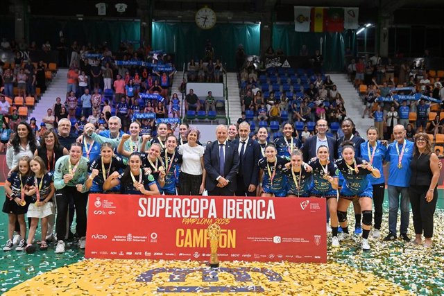 El Super Amara Bera Bera hace pleno con su tercera Supercopa Ibérica Femenina