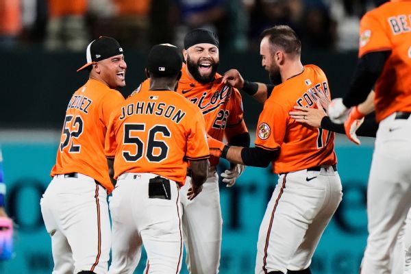 Orioles, one out from being no-hit, score 4 runs to stun Dodgers