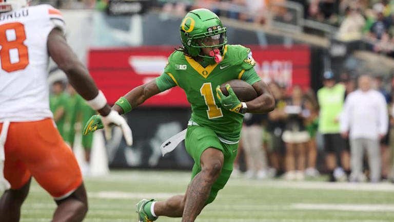 Oregon Ducks' Dakorien Moore Earns MVP in Win Over Oklahoma State