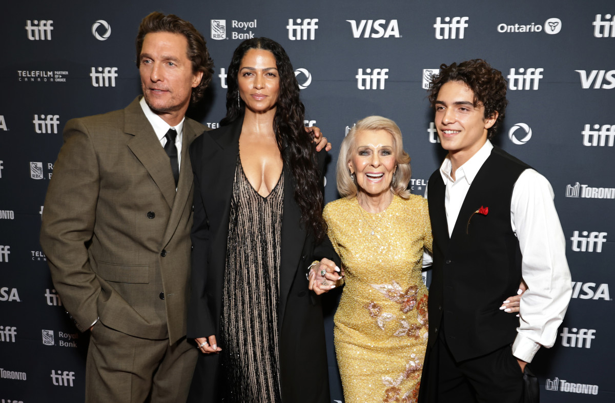 Matthew McConaughey Steps Out with 93-Year-Old Mother for Special Red ...