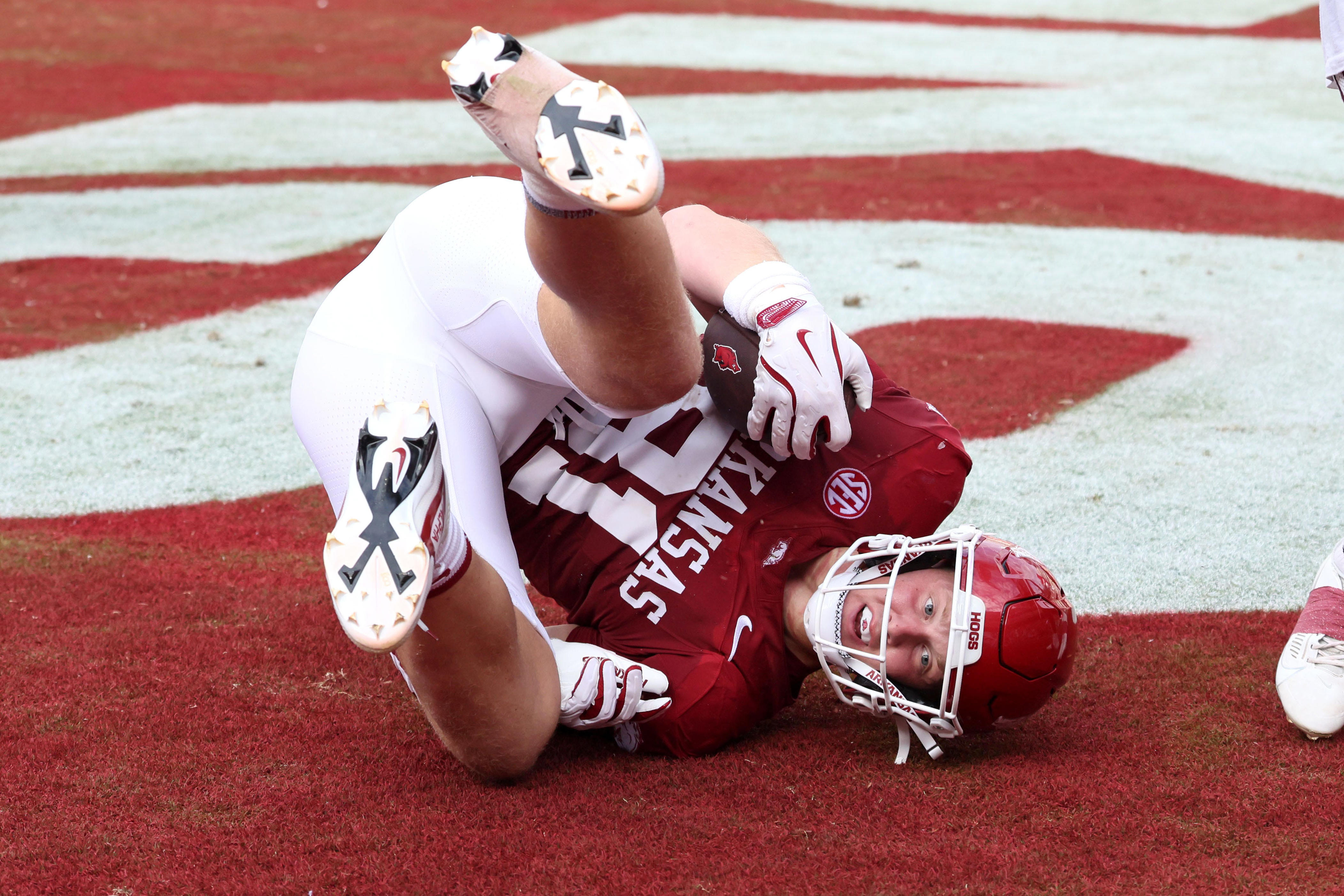 Arkansas football tight end Andreas Paaske will miss remainder of ...