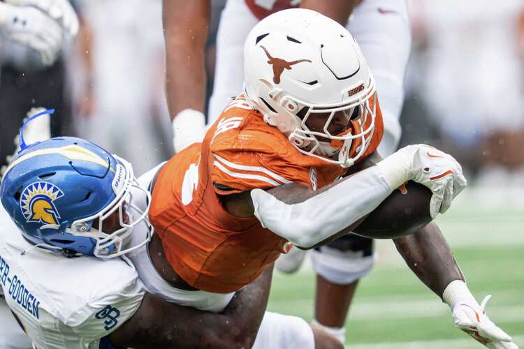 DeAndre Moore Jr. injury: Texas football WR leaves game vs San Jose State
