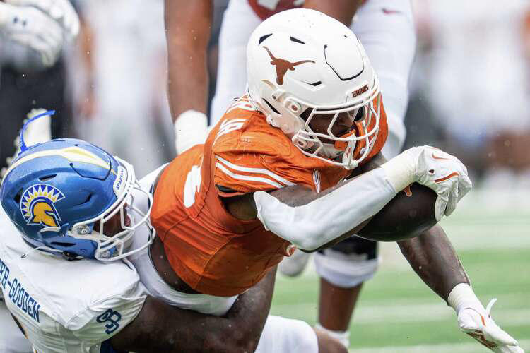 DeAndre Moore Jr. injury: Texas football WR leaves game vs San Jose State