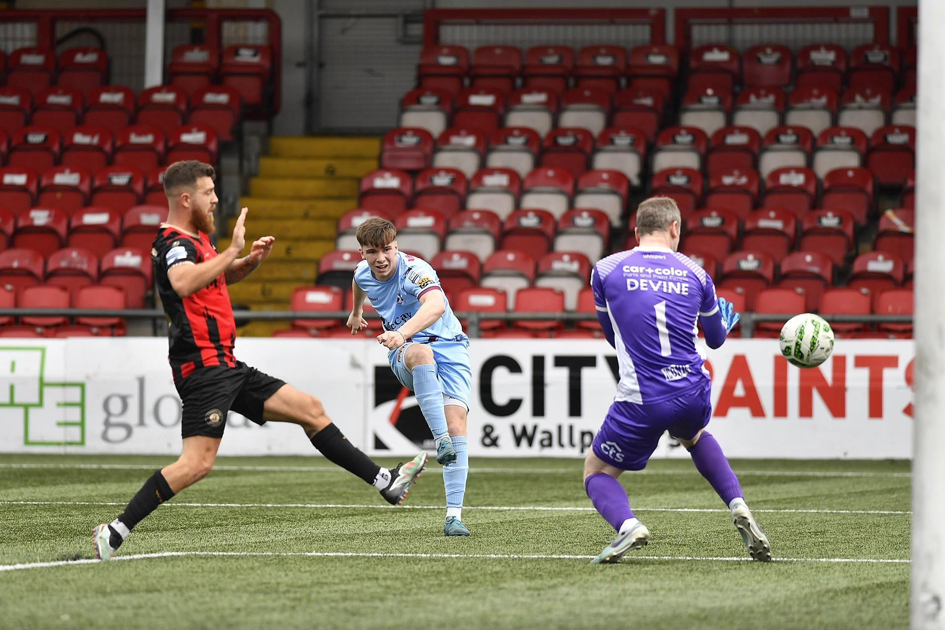 Late Tweed penalty gives Institute victory over Warrenpoint at ...
