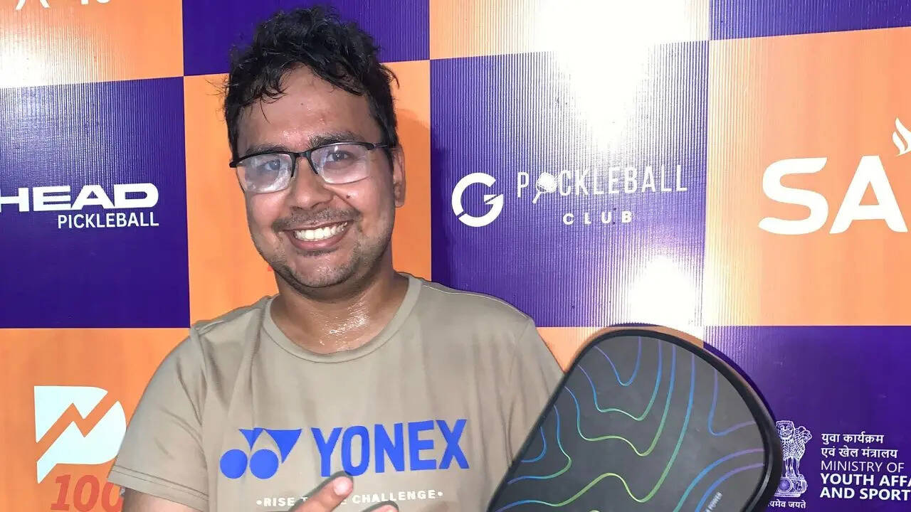 Roshan Mishra vs Sumeet Panda Men's 30+ Singles Final: Roshan Wins ...