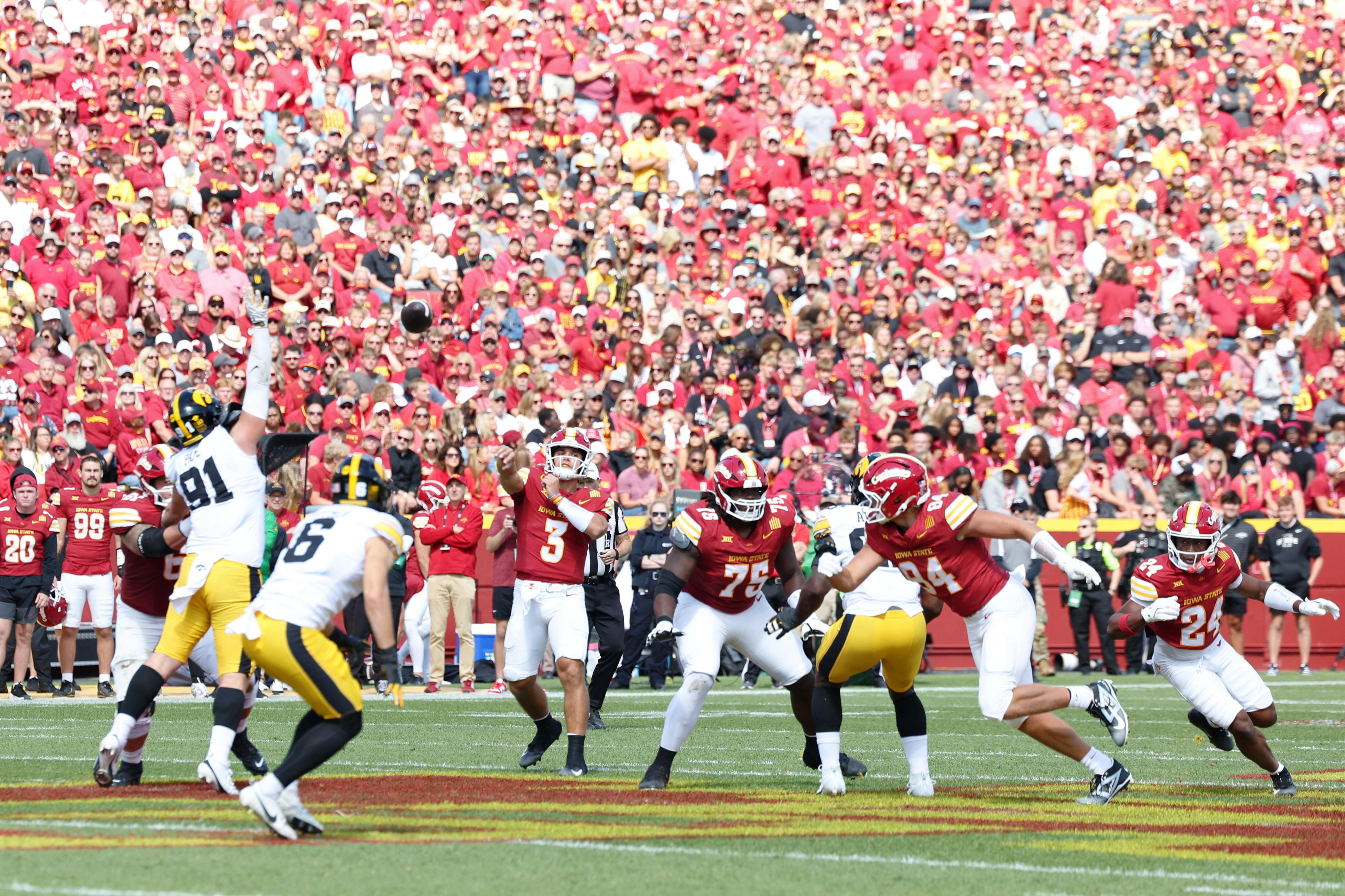 Double-penalty on Iowa State football on 3rd down leads to key Iowa TD ...