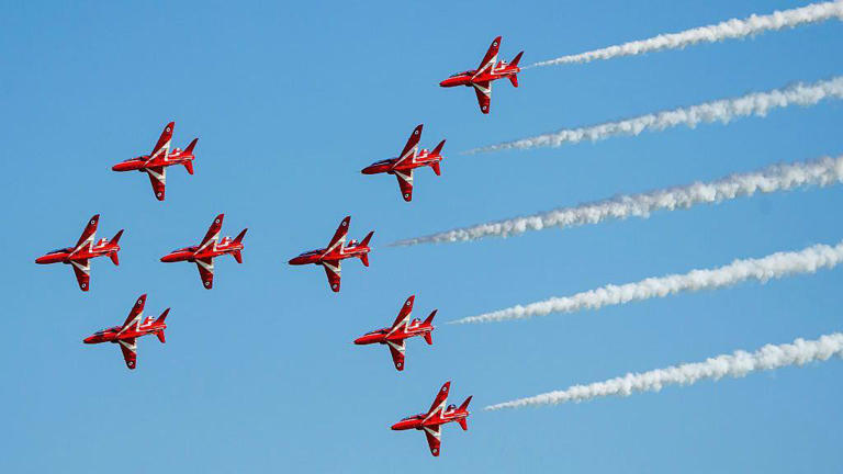 Deal could see Red Arrows jets built in Scotland