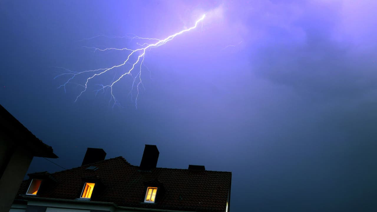 Severe thunderstorm watch issued in New York; heavy rain, lightning ...