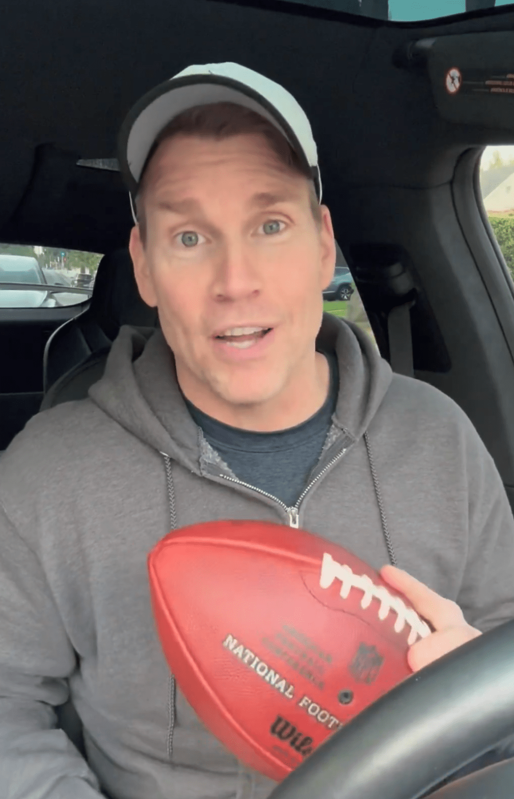 Scott Hanson has heartfelt message for fans enraged by NFL RedZone ...