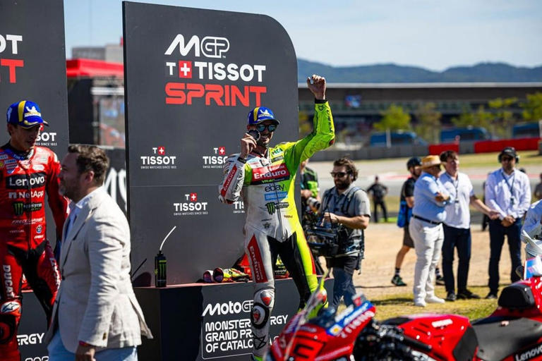 Final-minute pick-six propels Bay City Western to payback win over Petoskey