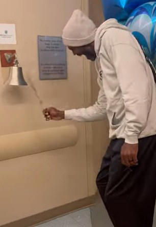 Emotional moment Randy Moss marks end of cancer treatment nine months ...