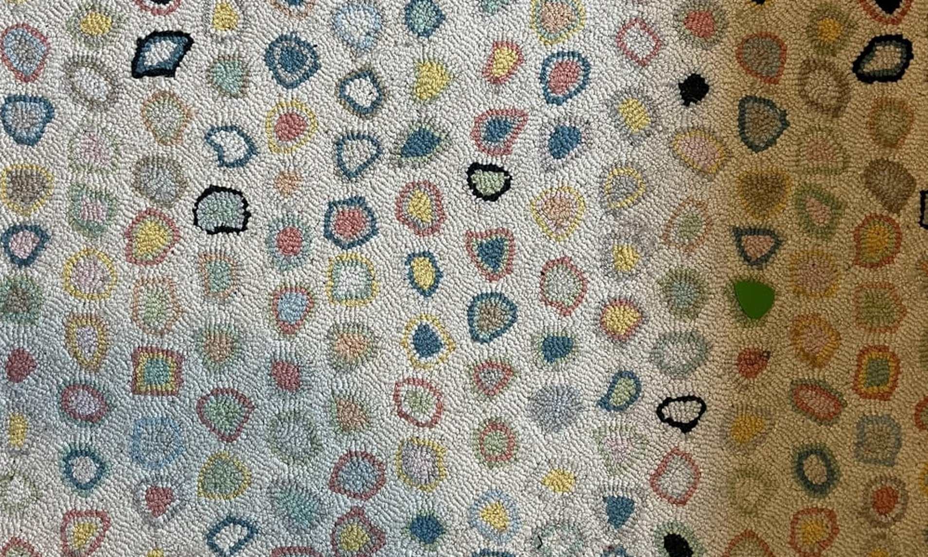 Optical illusion drives people crazy - can you find guitar pick musician dropped in 20 seconds?