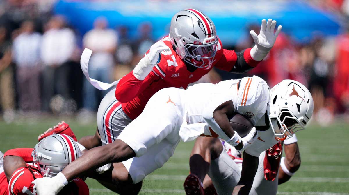 Texas football missing multiple players vs. Spartans