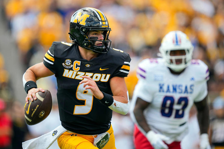 Missouri football vs Kansas final score: Mizzou fights back for Border ...