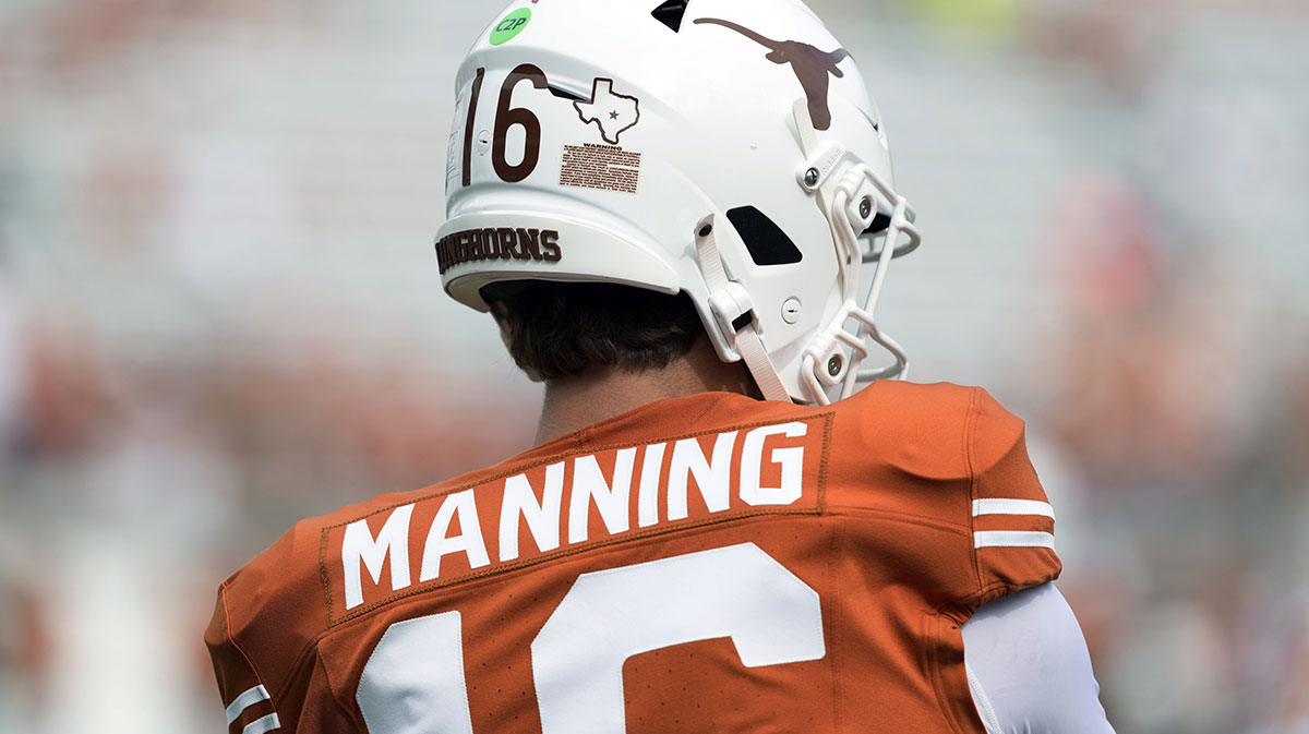 Texas QB Arch Manning’s throwing motion becomes popular subject of ...