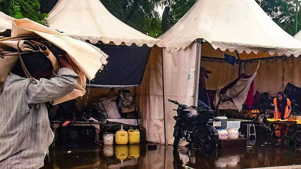 Delhi floods: Torn between relief camps and lost homes, families fight to survive