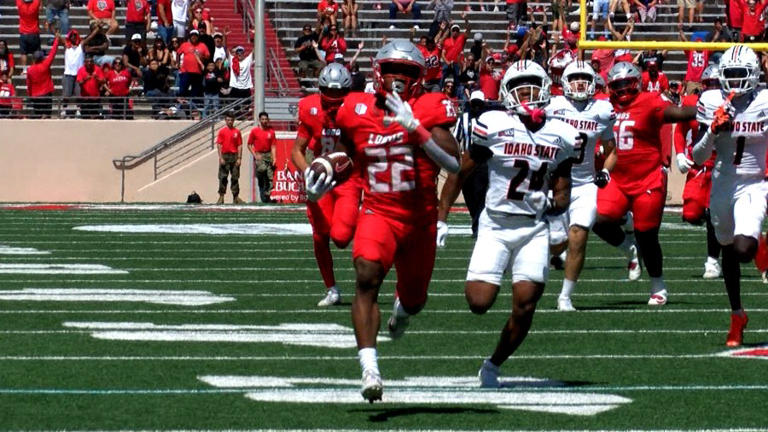 Lobo football wins home opener in 4th quarter comeback